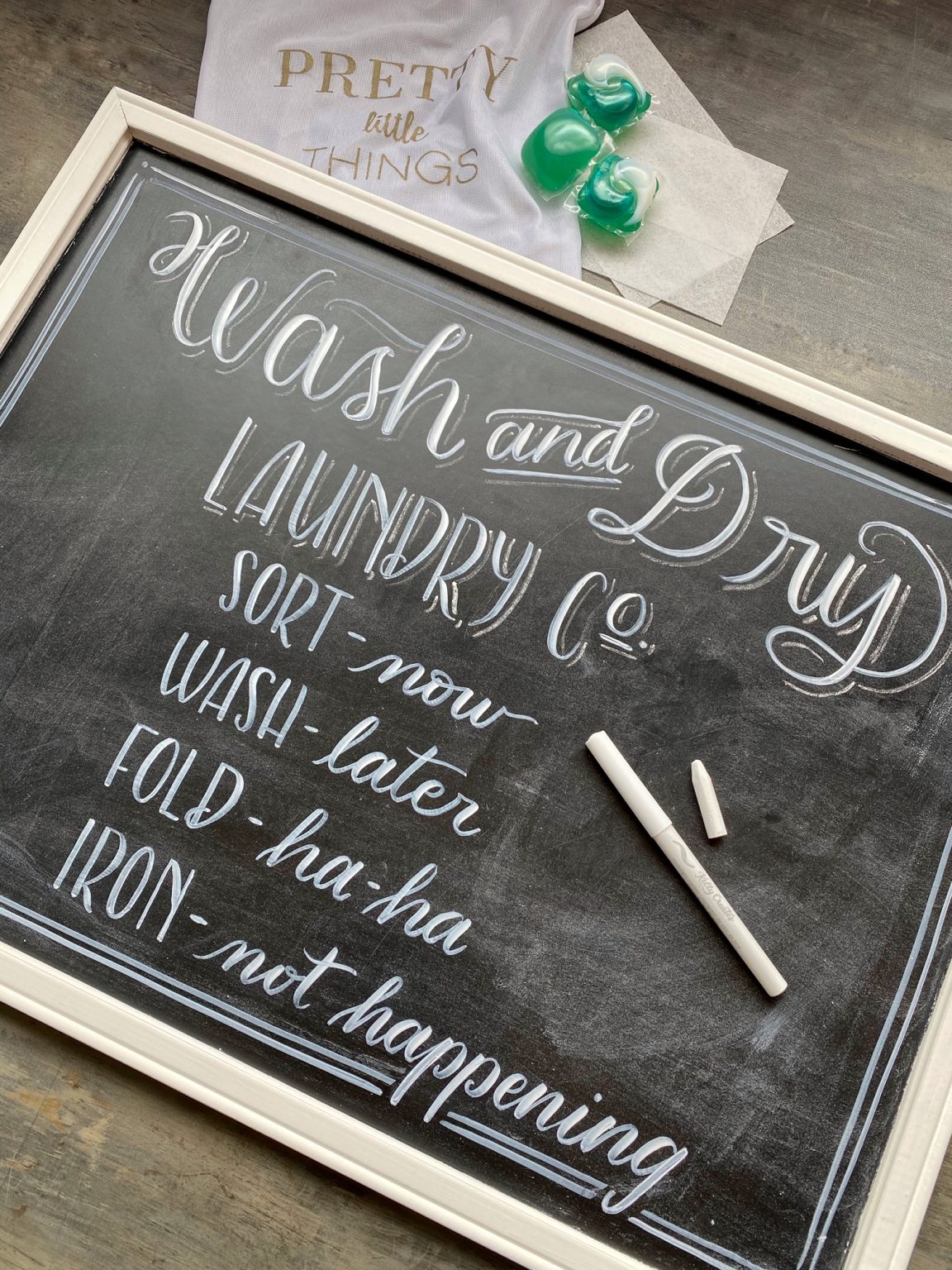 Chalkboard Lettering With a White Brush Pen – Kelly Creates