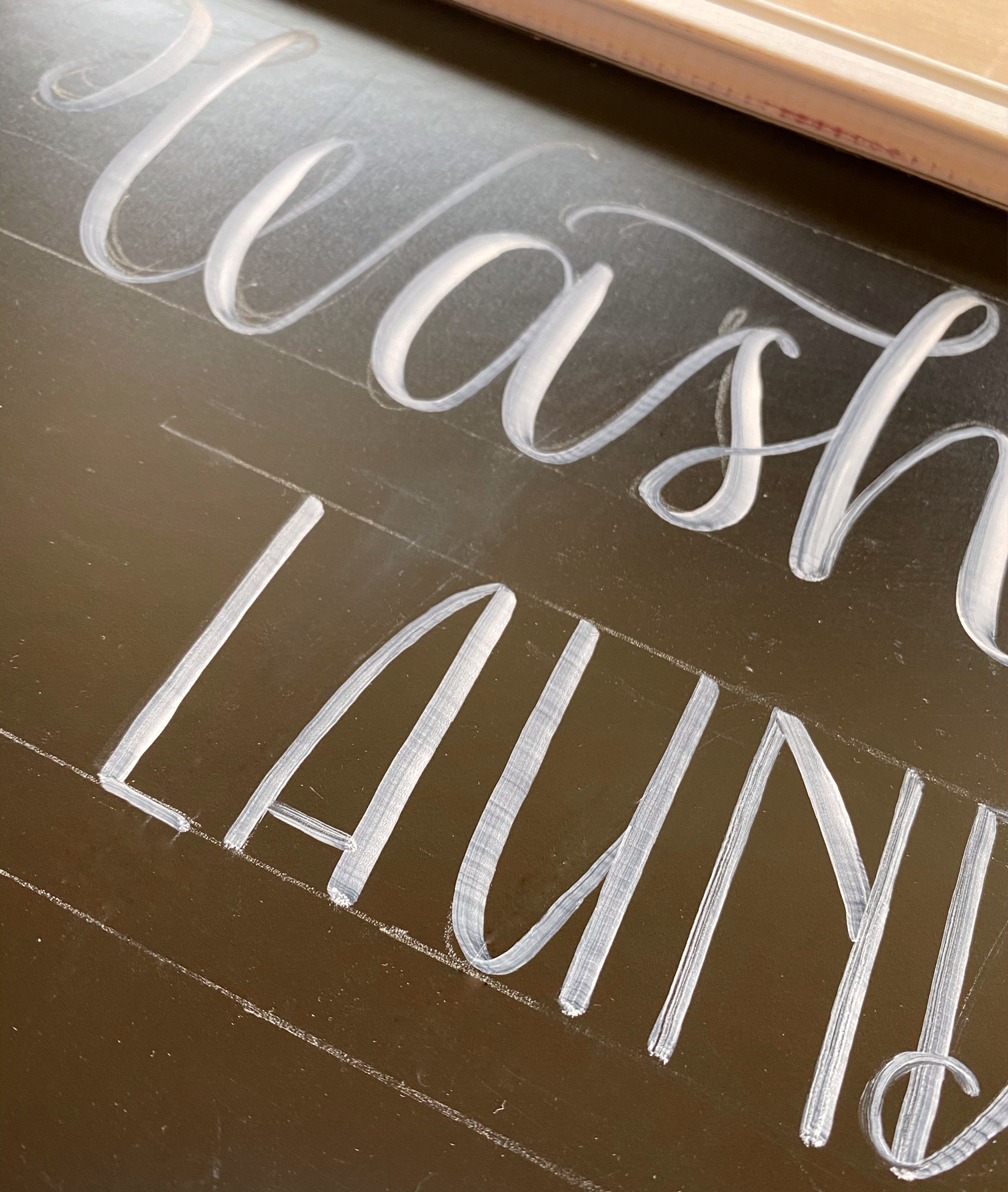 Chalkboard Lettering With a White Brush Pen – Kelly Creates